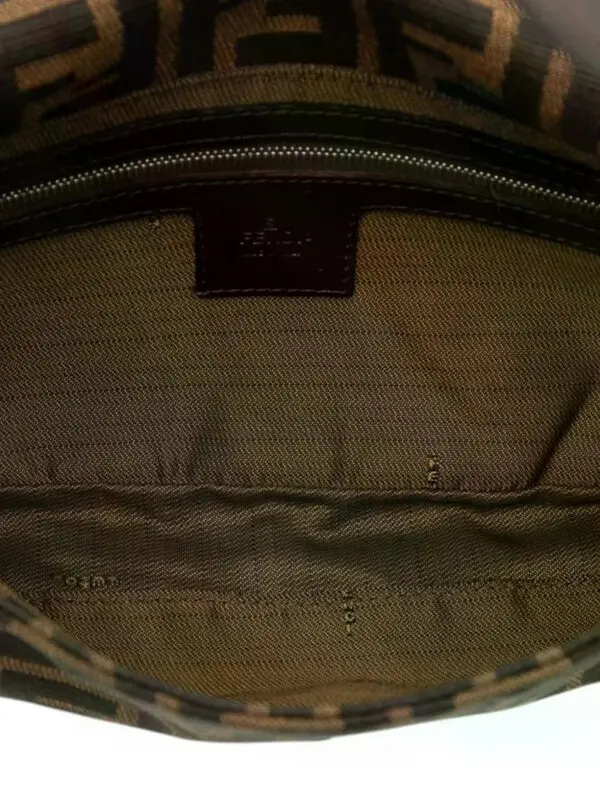 Fendi 2000-2010 Zucca Canvas Baguette Shoulder Bag - Brown