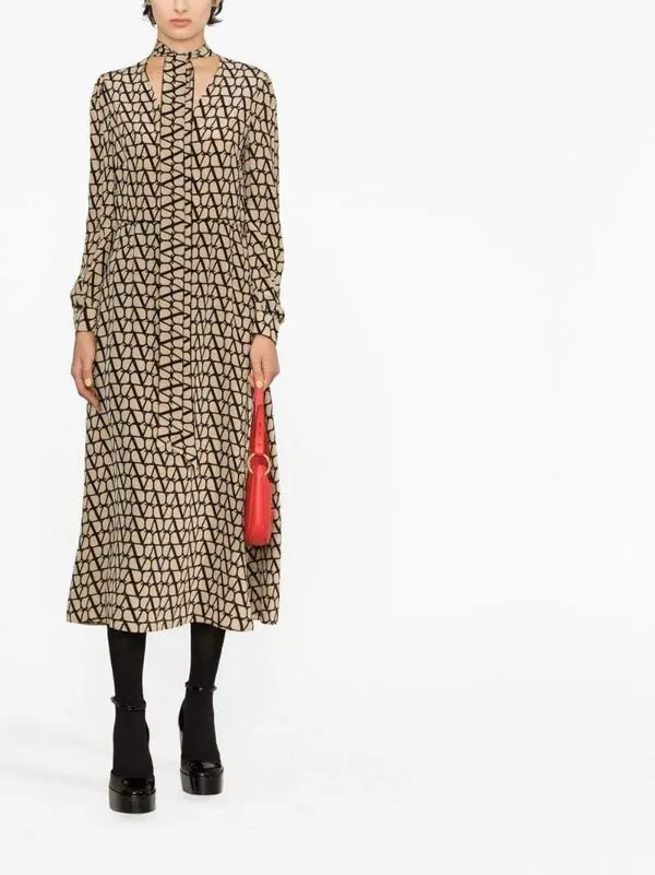 Valentino Garavani Monogram Knotted Collar Long-sleeved Dress