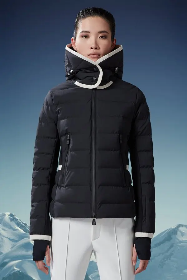 Moncler Lamoura Short Down Jacket