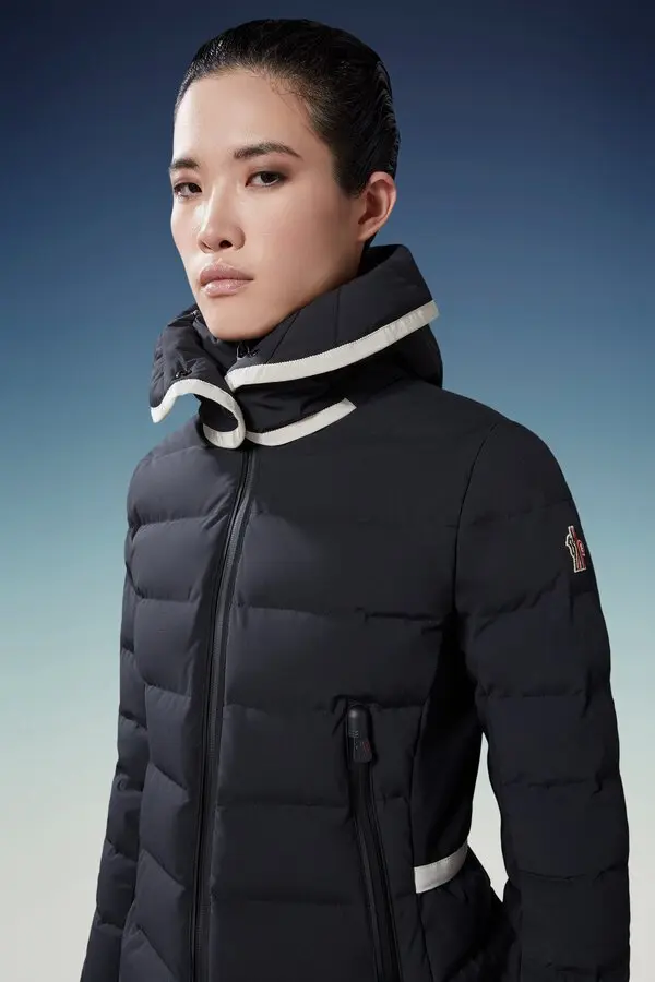 Moncler Lamoura Short Down Jacket
