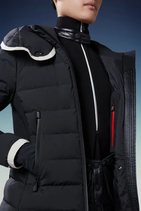 Moncler Lamoura Short Down Jacket