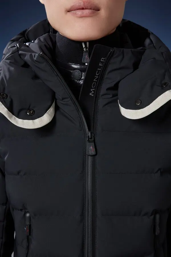 Moncler Lamoura Short Down Jacket