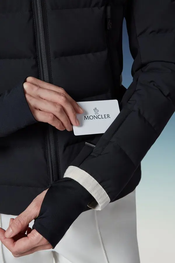 Moncler Lamoura Short Down Jacket