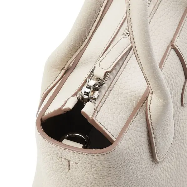 TOD'S Zippered Shoulder Bag