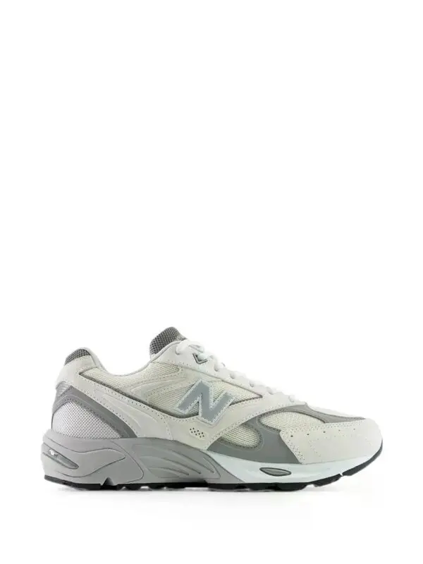 NEW BALANCE 880r Sneakers - Neutrals