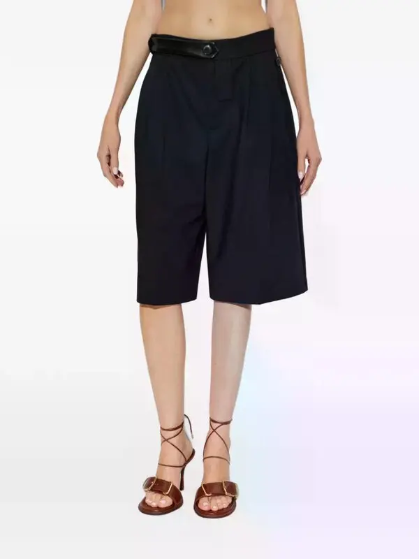 THE MANNEI Pleated Knee-length Tailored Shorts