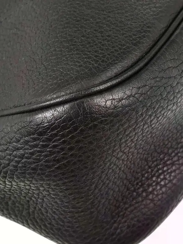 Hermès 2004 31 Trim Taurillon Clemence Shoulder Bag