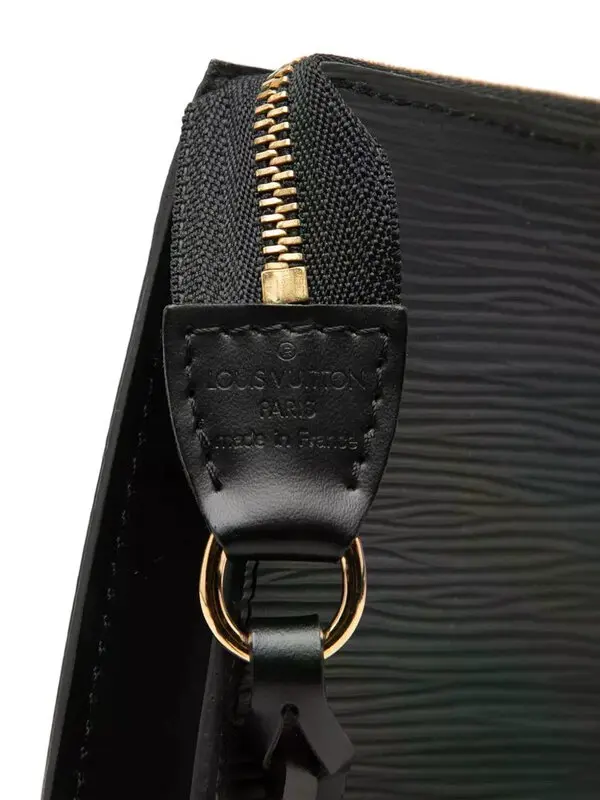 LOUIS VUITTON 2002 Epi Pochette Accessoires Shoulder Bag