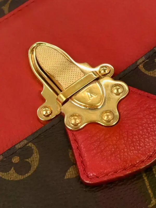 LOUIS VUITTON Victoire Monogram Canvas Chain-strap Shoulder Bag