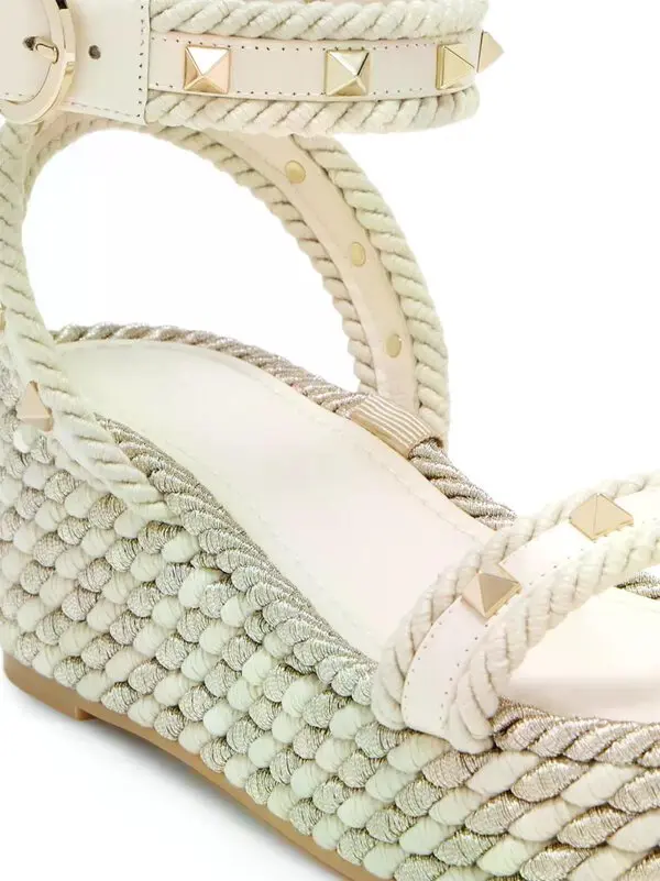 Valentino Garavani Rockstud Platform Sandals - Neutrals