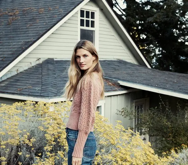 HMD Mulberry Sweater