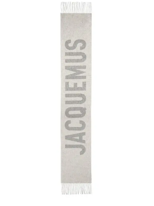 Jacquemus Sciarpa In Lana Con Frange E Logo - Gray