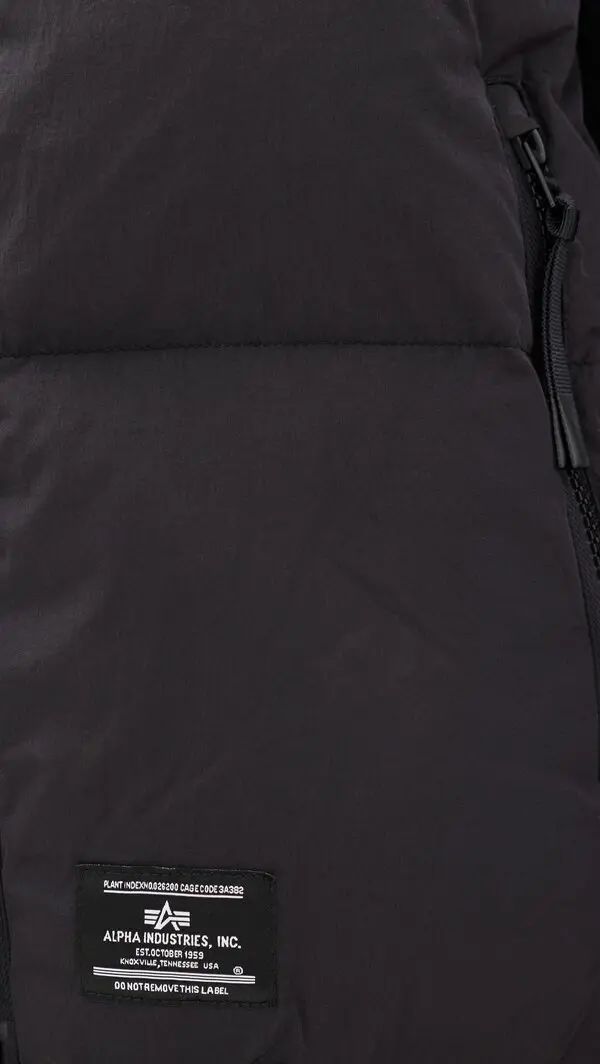 Alpha Industries Sierra Short Relaxed Fit Puffer