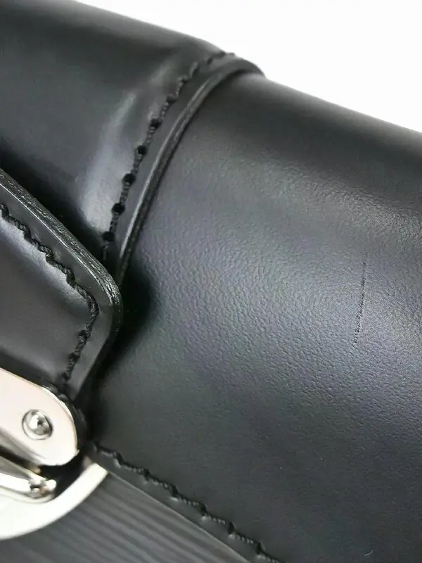 LOUIS VUITTON Epi Pochette Montaigne Leather Shoulder Bag