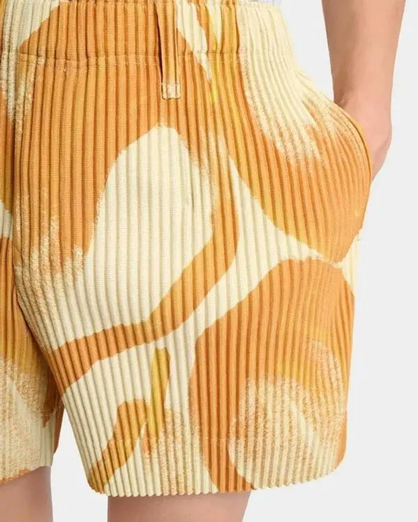 Issey Miyake Apos;s Pleated Pull-on Shorts - Yellow