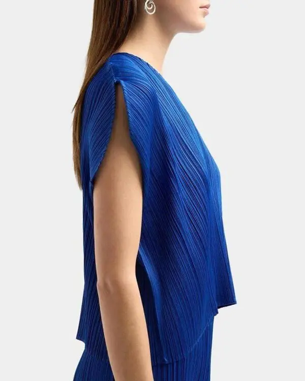 Issey Miyake Monthly Colors: July Pleats Short-sleeve Top - Blue