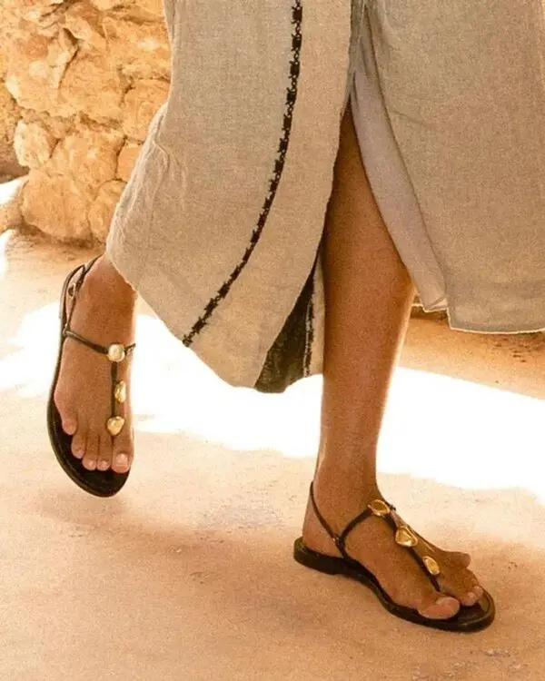 AMANU The Nairobi Leather T-strap Sandals