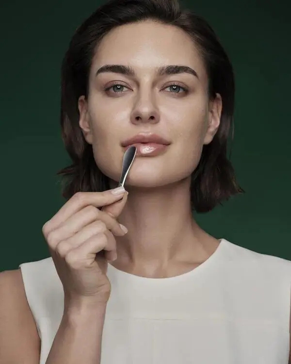RÉVIVE Renewal Rescue Lip Mask