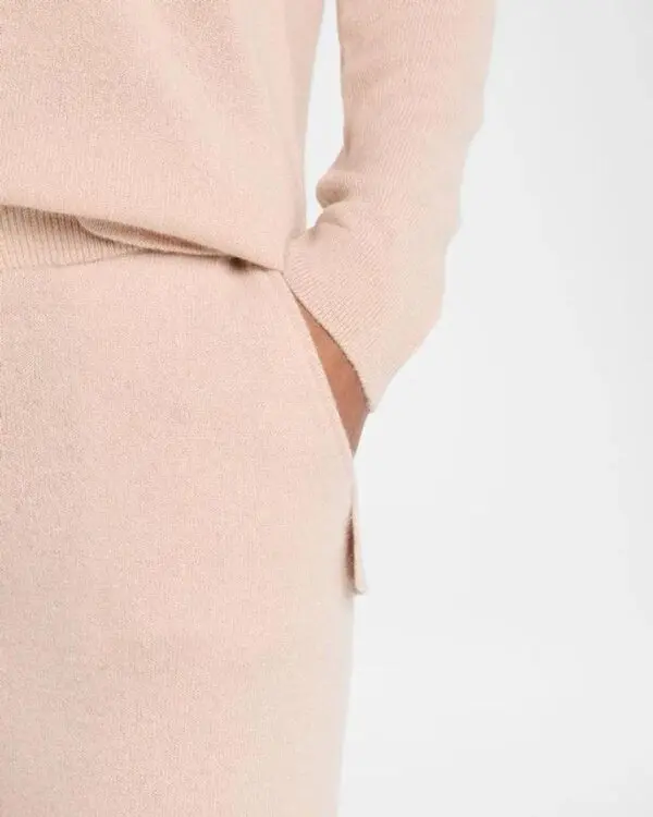 Neiman Marcus Cashmere Jogger Pants - Quartz