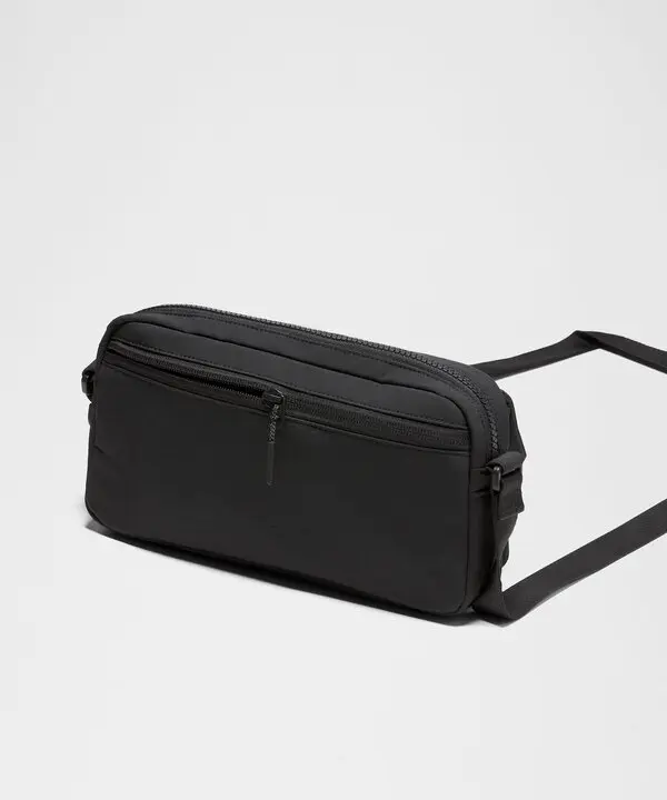 Lululemon Multi-pocket Crossbody Bag 2.5l