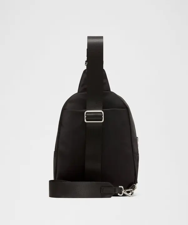 Lululemon Everywhere Sling Bag 4.2l