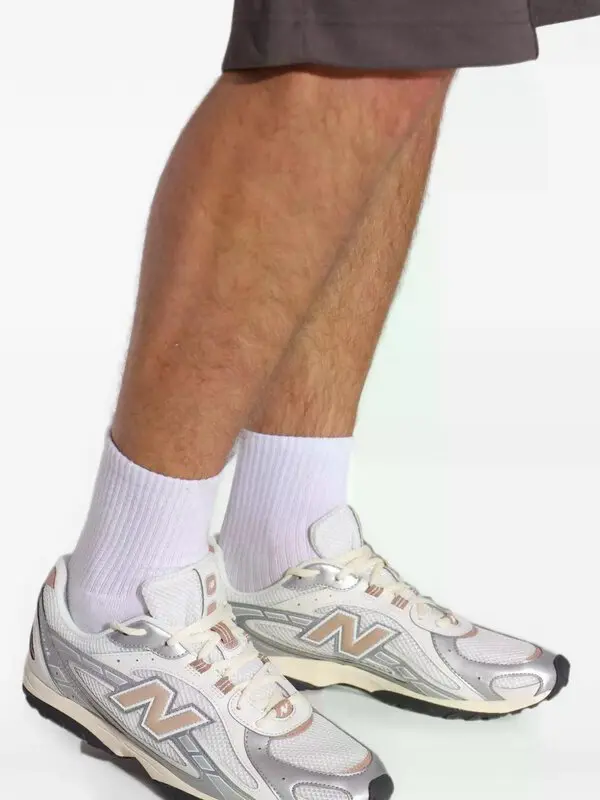 NEW BALANCE 204l Shoes