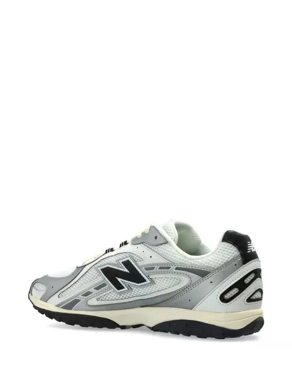 NEW BALANCE 204l Sneakers - Silver