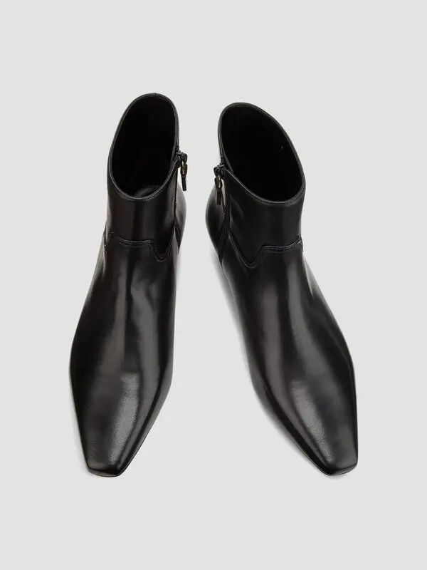 STUART WEITZMAN Stassi Leather Ankle Boots