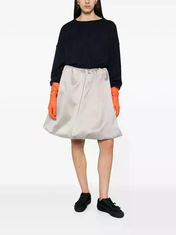 LII V-back Knit Sweater