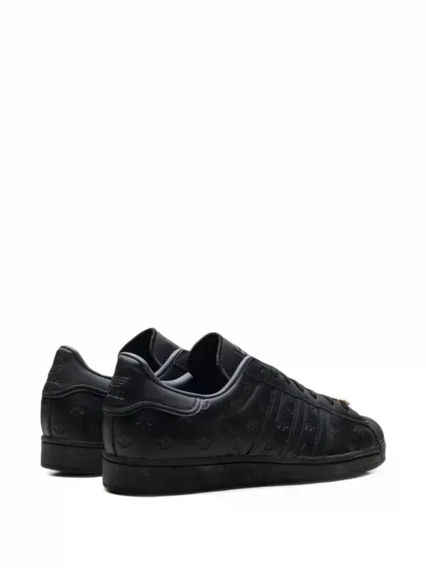 Adidas Superstar Sneakers