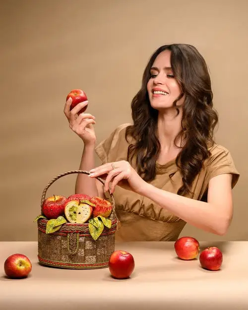 MARY FRANCES ACCESSORIES Apple Orchard Top Handle Handbag