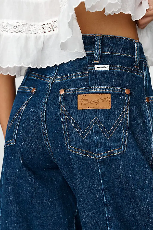 Wrangler High Rise Cowboy Barrel Jeans