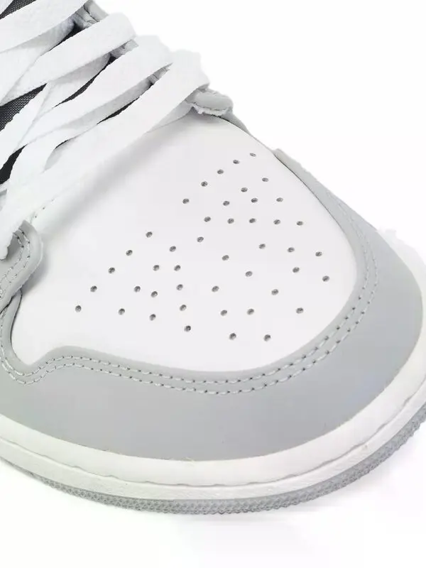 JORDAN Air 1 Mid-top Sneakers