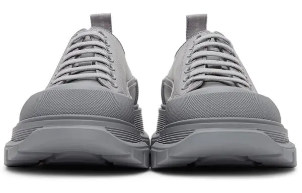 Alexander McQueen Tread Slick Low Top Sneaker - Grey