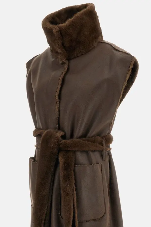 STAND STUDIO Gilet Lungo Oaklynn In Eco-pelliccia Con Cintura - Brown