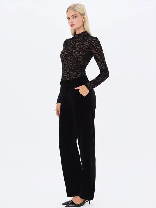 MISS CIRCLE NEW YORK Quenisa Chenille Lace Long Sleeve Bodysuit