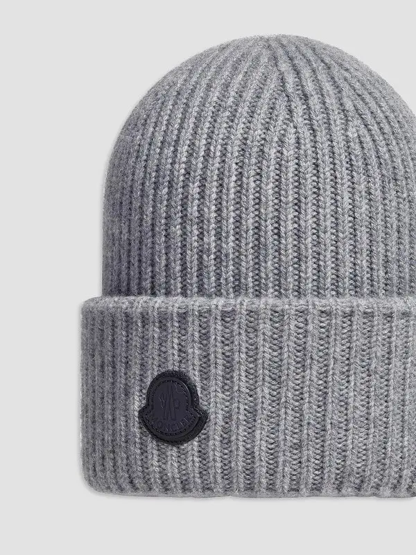Moncler Beanie Hat In Cashmere - Light Gray