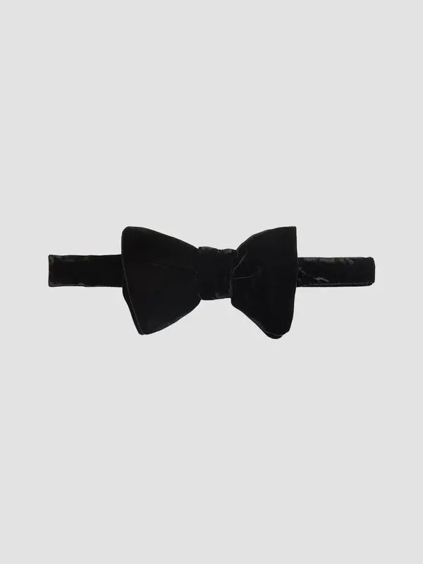 TOM FORD Pre-tied Velvet Bow Tie