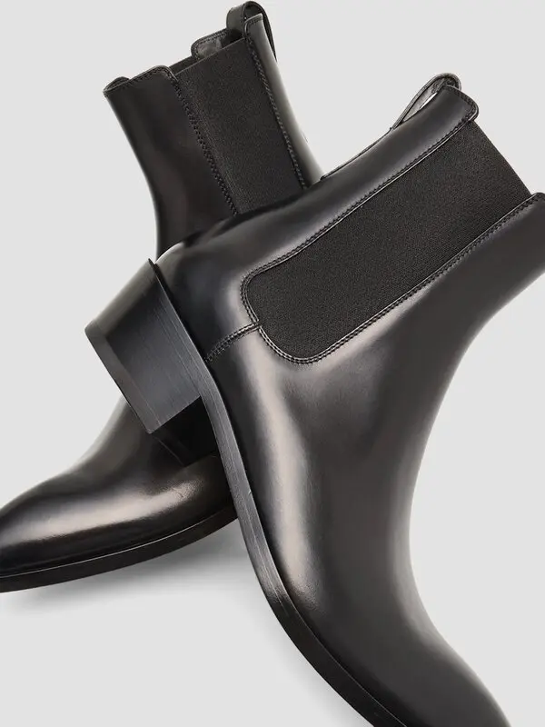 TOM FORD Burnished Leather Chelsea Boots