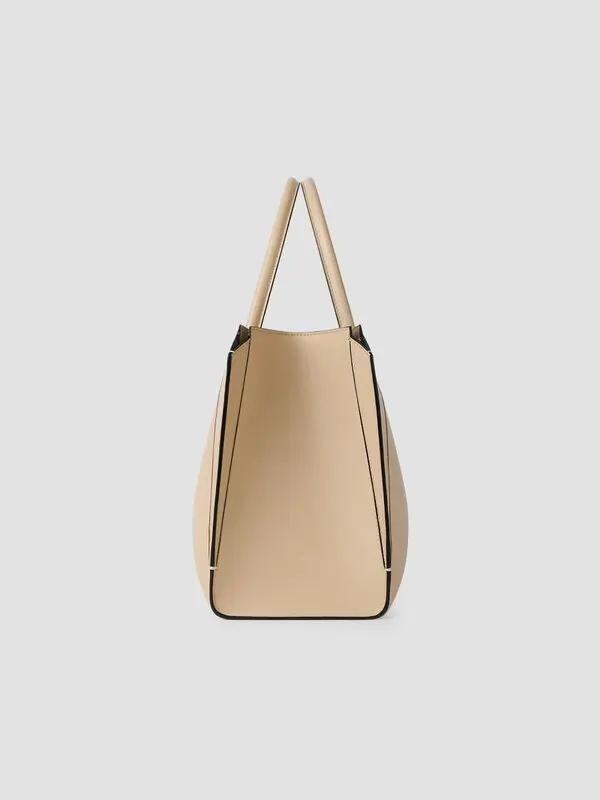 Givenchy Medium Antigona Catchall Top Handle Bag In Shiny Grained Leather - Dune
