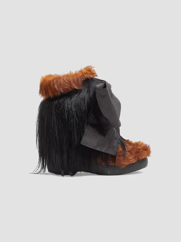 Valentino Garavani Snowish Shearling Ankle Boots - Black