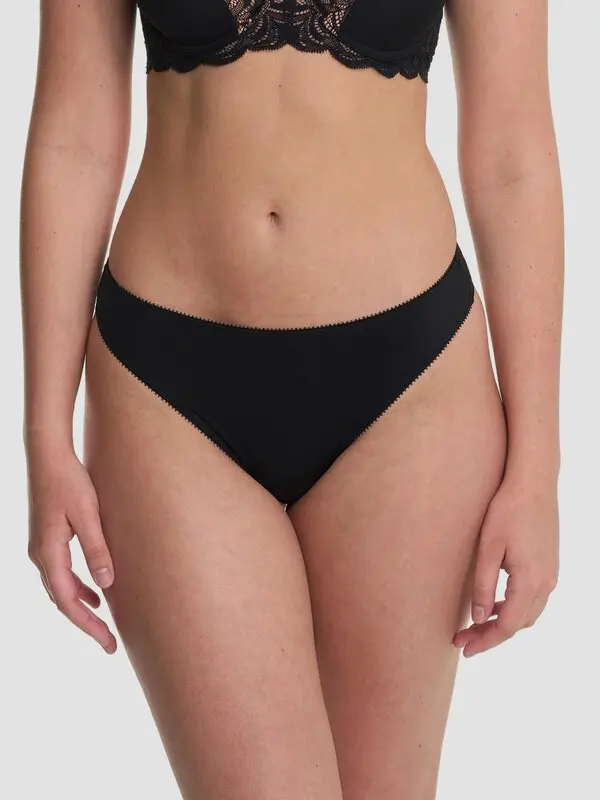 Natori Persuasion Stretch Lace Thong - Black