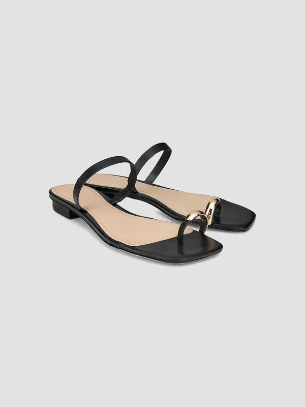 22ÉLEVÉ Leather Toe Ring Sandals - Black