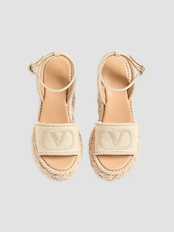 Valentino Garavani Vlogo 130mm Torchon Wedge Sandals In Linen Canvas