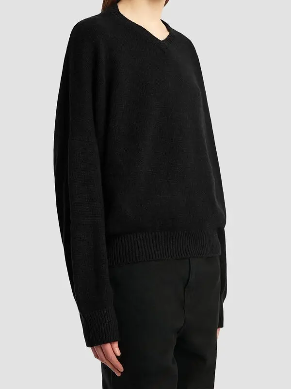 Khaite Wolfe Drop-shoulder Cashmere Sweater