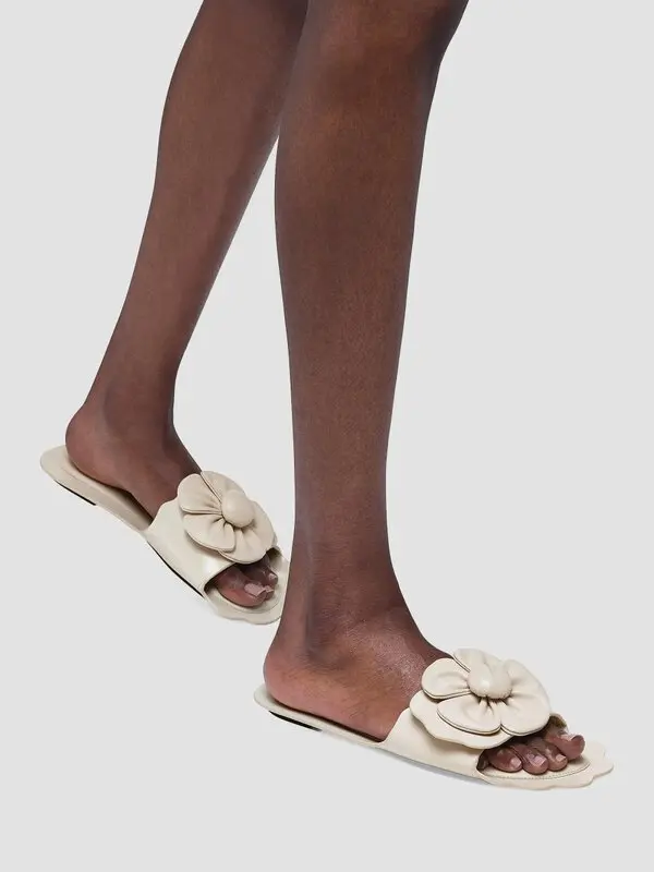 Marc Jacobs The Daisy Flower-appliqué Leather Sandals - Cloud White