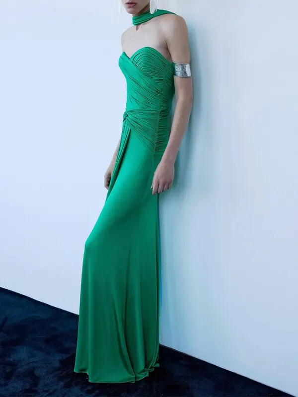 THE NEW ARRIVALS ILKYAZ OZEL Amanda Sculpted Jersey Column Gown