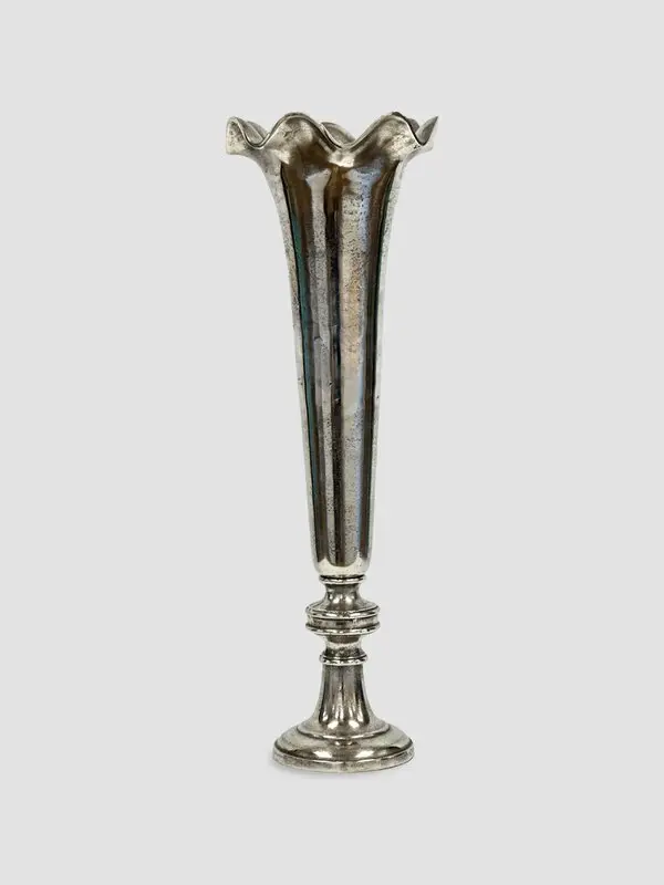 WINWARD HOME Newness Fluted Pedestal Vase