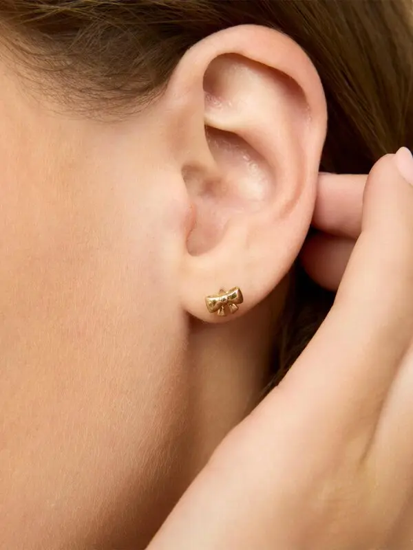 ORADINA 14k Yellow Bow Studs