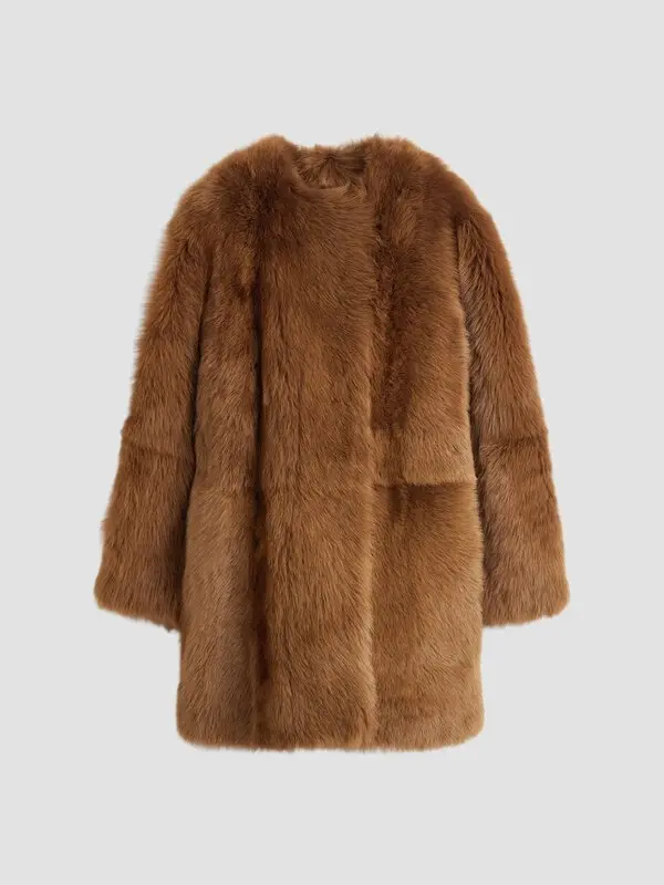 TOTEME Short Silky Shearling Coat